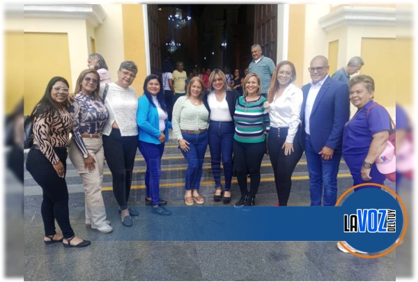 Charallave rinde tributo a maestros en su día - La Voz del Tuy